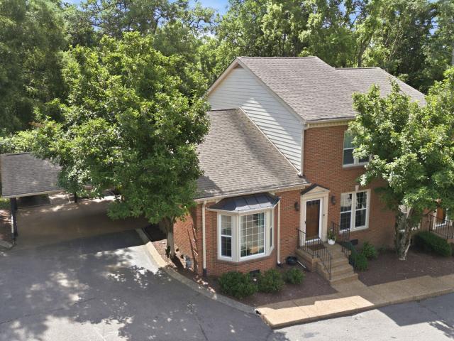 8 Sharonwood Dr