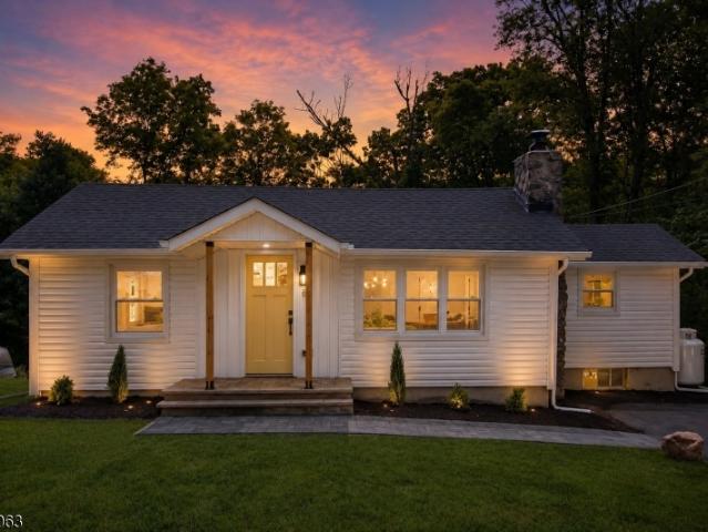 8 Shawondasee Rd
