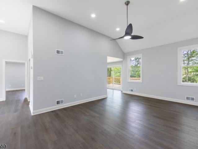 8 Sherwood Pl