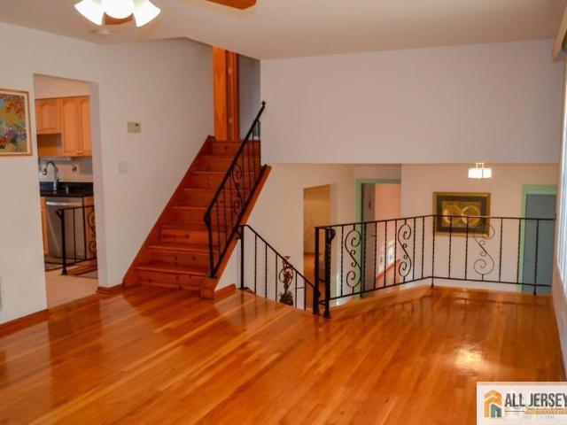8 Sherwood Road