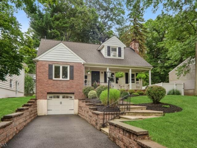 8 Sheridan Ave