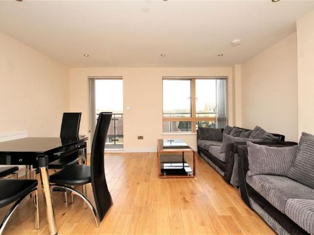 8 Shirley Street, Canning Town, E16 2 bed apartment to rent £2,300 pcm £531 pw