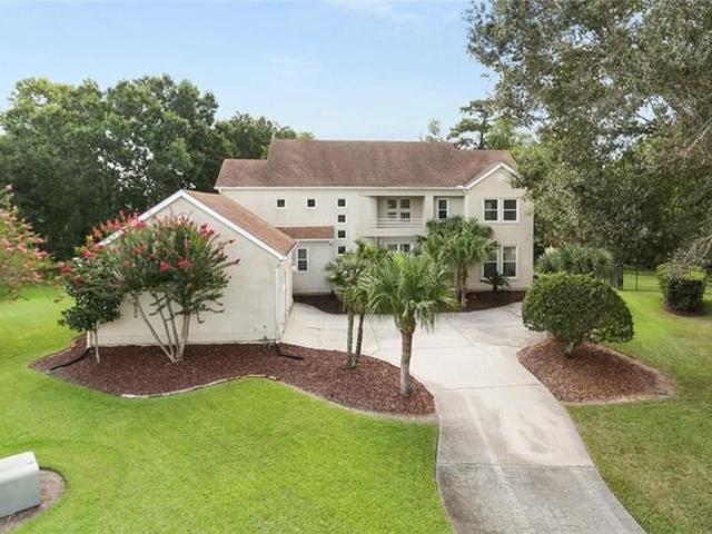 8 Shoal Creek Dr, New Orleans, LA 70131
