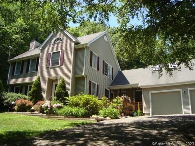 8 Skyview Dr, New Milford, CT 06776
