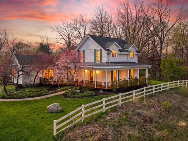 8 Smoke Rd, Valparaiso, IN 46385