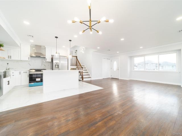 8 Spector Lane
