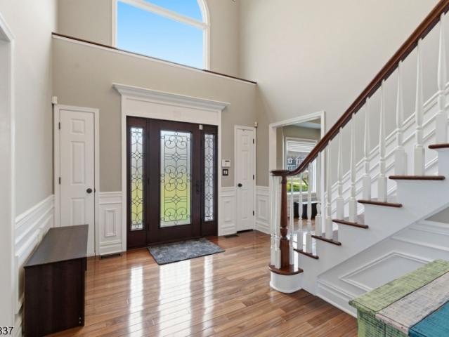 8 Spring Hunter Ct