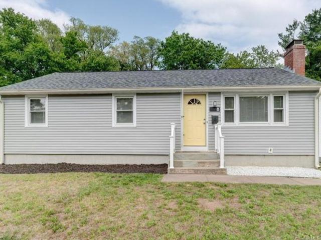 8 Spruce St, Bloomfield, CT 06002