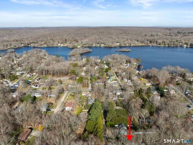 8 Spruce St, Old Lyme, CT 06371 | MLS #24167 | Compass