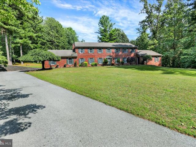 8 Tudor Court