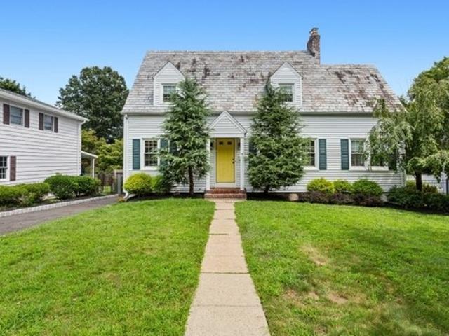 8 Tuxedo Pl, Morristown, NJ 07960