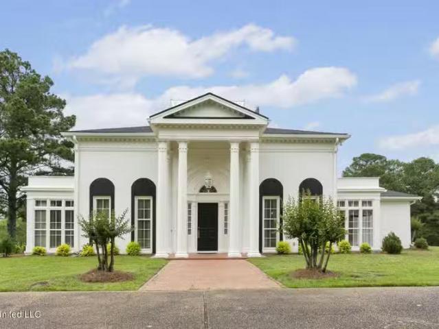 8 TWELVE OAKS PL, MADISON, MS 39110 Single Family Residence Fo.