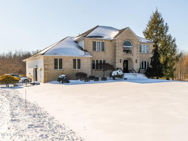 8 Tamar Ct, Manalapan, NJ 07726
