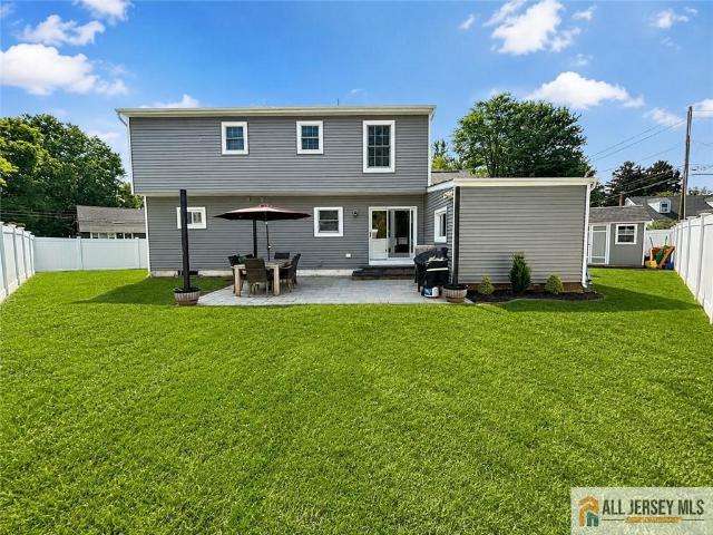 8 Tanglewood Lane