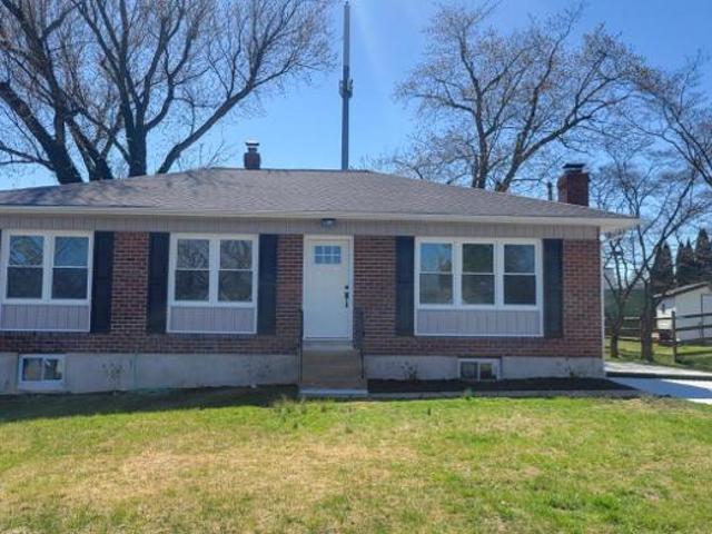8 Taven Keep Rd, Newark, DE 19711