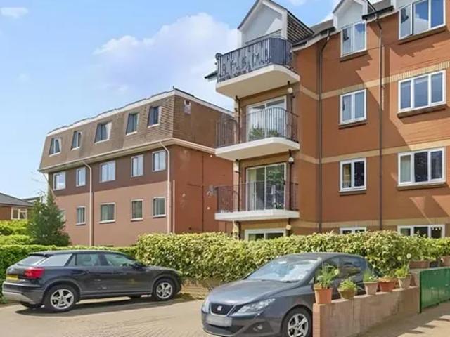 8 The Downs, London, SW20 8HP, United Kingdom | 2 bed apartment for rent #136165549 | Rentberry