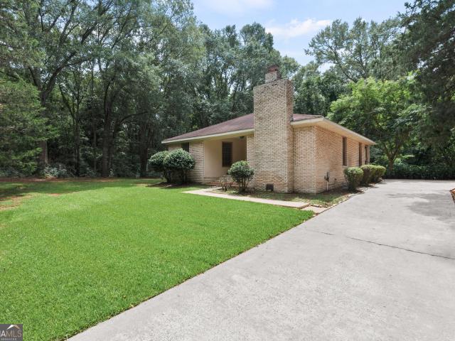 8 Thompson Lane