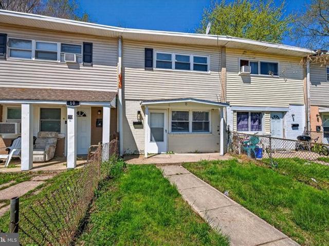 8 Thorn Ct, New Castle, DE 19720