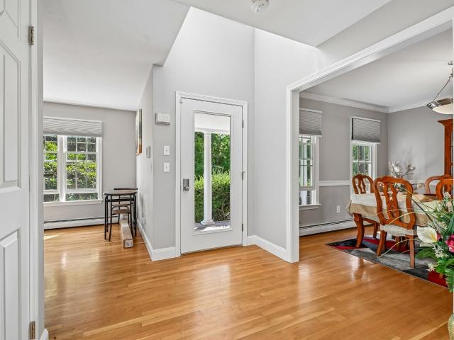 8 Tiffany Rd