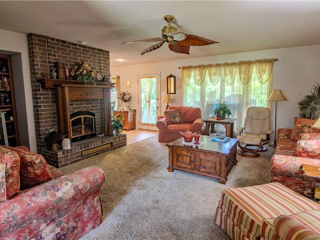 8 Timbercrest Lane