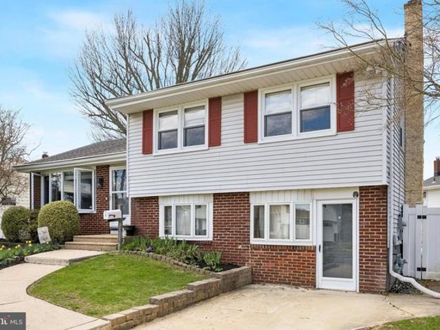 8 Toby Ln, Hamilton, NJ 08620