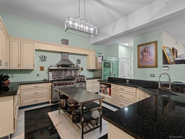 8 Tom Rd, East Haddam, CT 06423