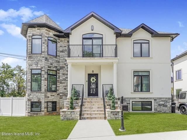 8 Torrice Loop, Staten Island, NY 10309