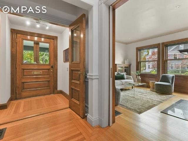8 Traill St, Cambridge, MA