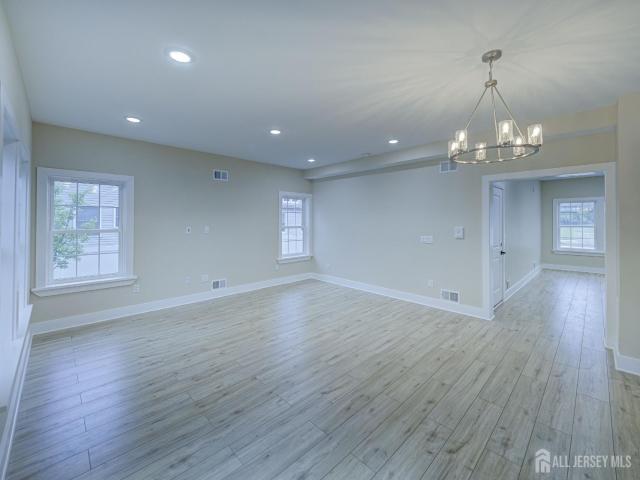 8 travers Avenue 1