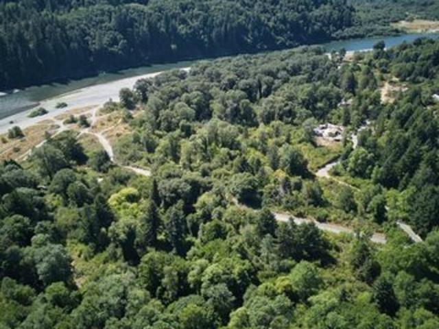 8 Trinity Way, Klamath, CA 95548