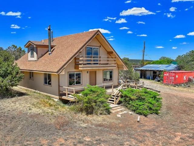 8 Troxel Ln, Tijeras, NM 87059