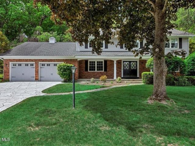 8 Upper Ball Ct, Menands, NY 12204