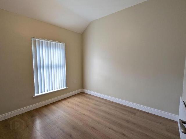 8 Valentia Place, Newcastle, BT33 0EH
