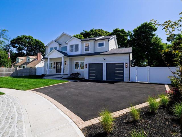 8 Van Cott Place