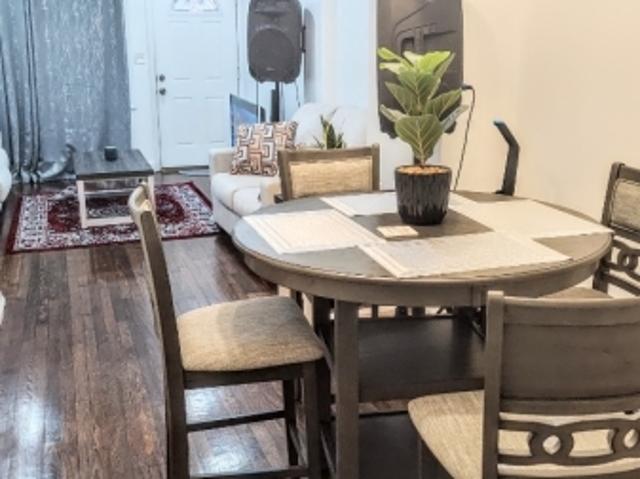 8 Van Nostrand Ave