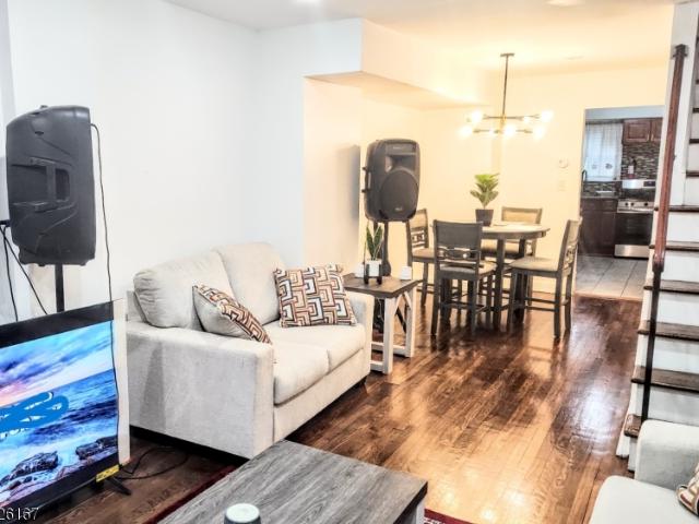 8 Van Nostrand Ave, Jersey City, NJ 07305 | MLS #4022