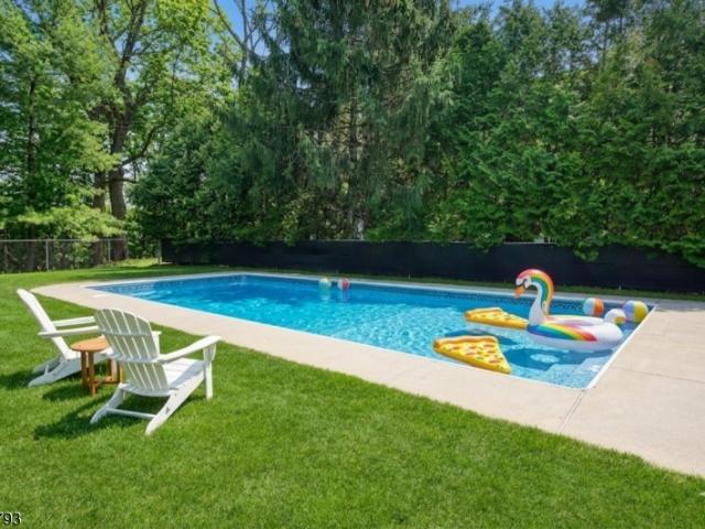 8 Village Green Ct, South Orange, NJ 07079 | MLS #4018 | Compass