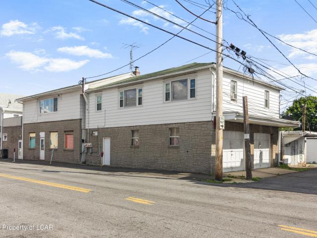 8 W Blaine Street