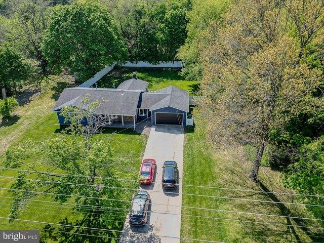 8 W Factory Rd, Berlin, NJ 08009