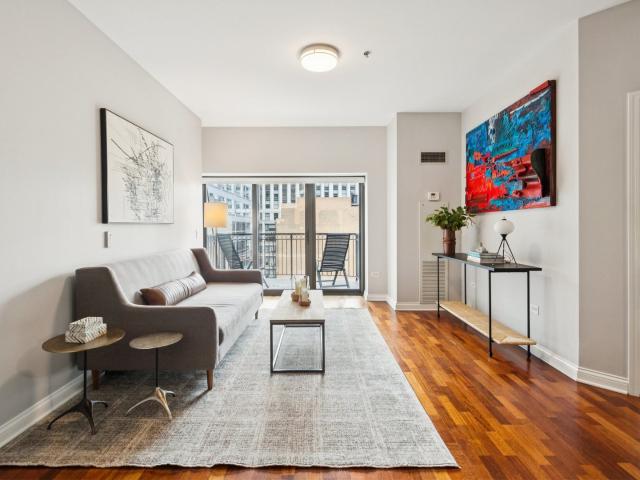 8 W Monroe Street # 1509