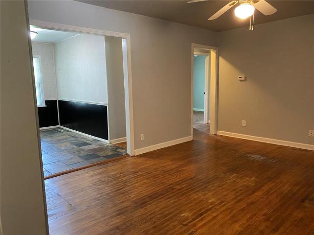 8 W Pulaski Street