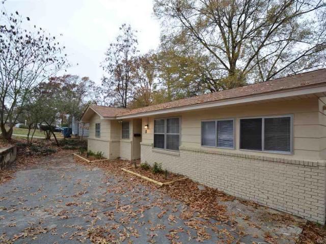 8 W Windsor Drive