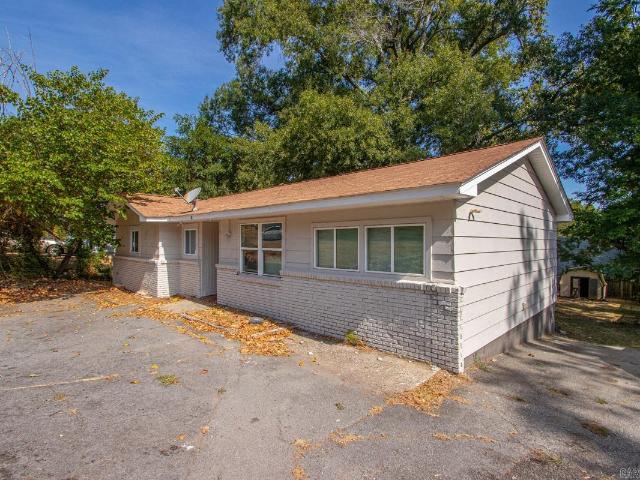 8 W windsor Drive
