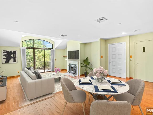 8 Wadsworth Court