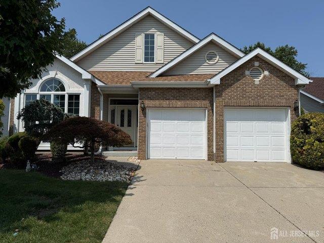 8 Wakefield Ct, Monroe, NJ 08831