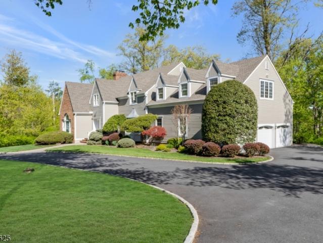 8 Waldron Dr