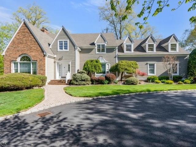 8 Waldron Dr, Bridgewater Twp, NJ 08836