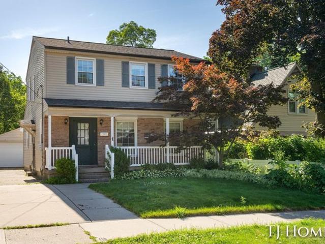 8 Wallinwood Ave NE, Grand Rapids, MI 49503