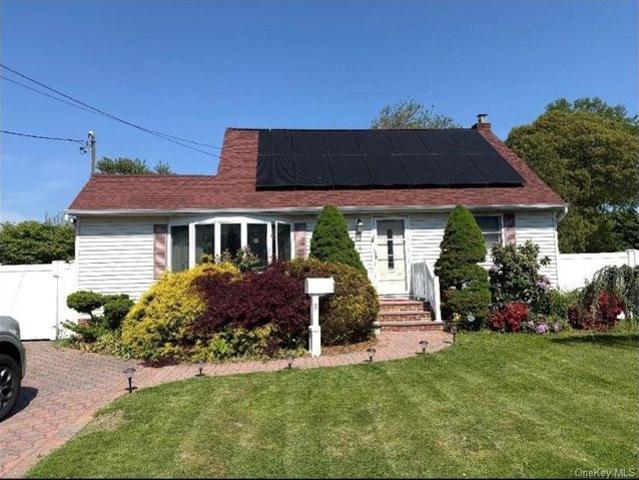 8 Wantagh Ave, East Islip, NY 11730