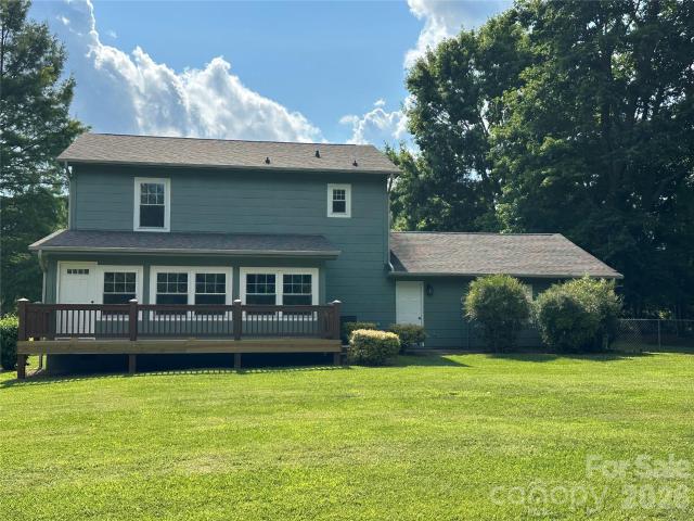 8 Wedgewood Drive